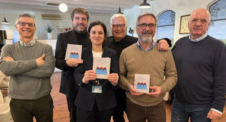 QUADERNO AnecLAB: LA PROGETTAZIONE DEI CINEMA - Anec.it